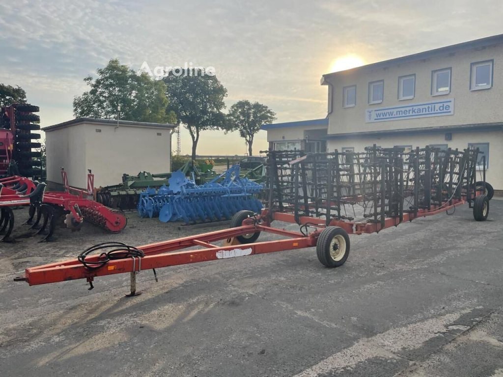Farm King Strohstriegel stazna drljača