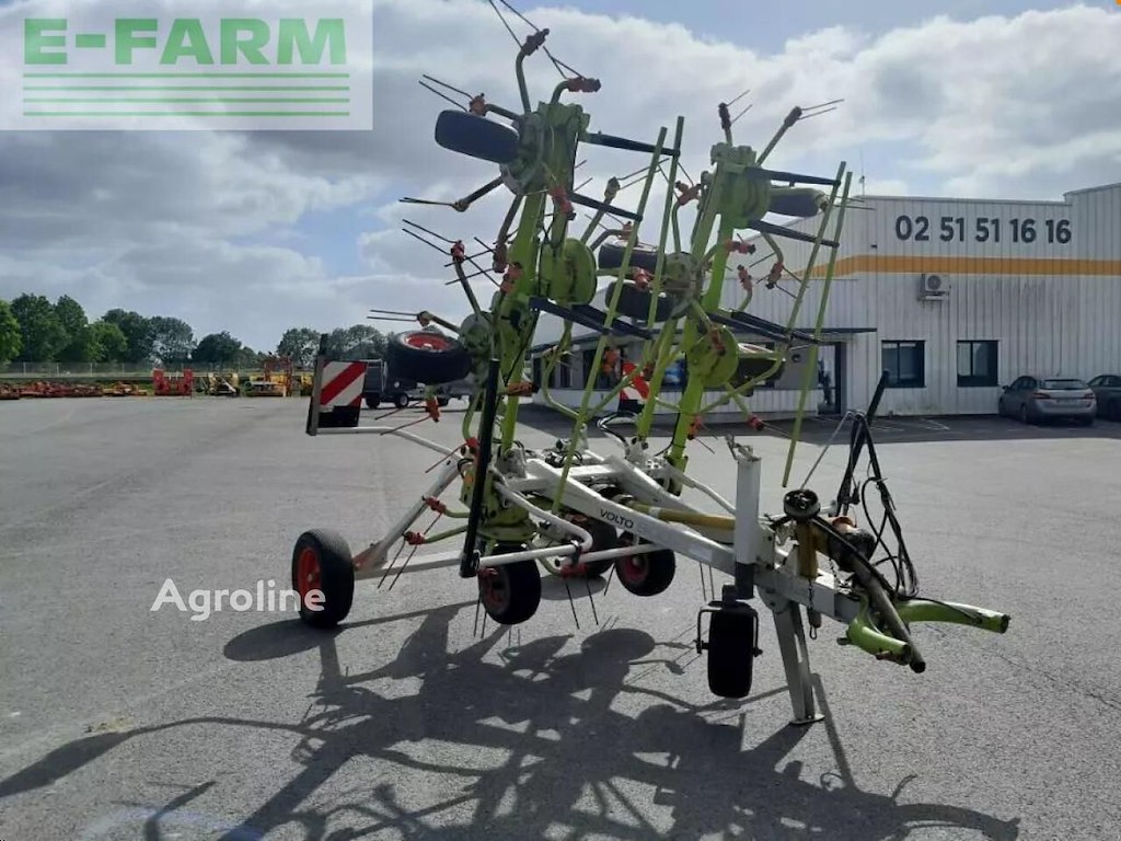 Claas volto 900t prevrtač sena