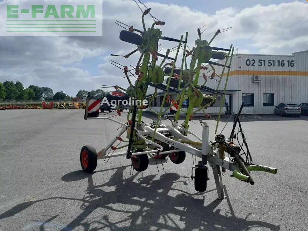 Claas volto 900t prevrtač sena