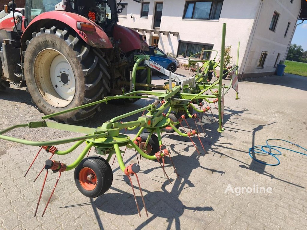 Claas Volto 64 prevrtač sena