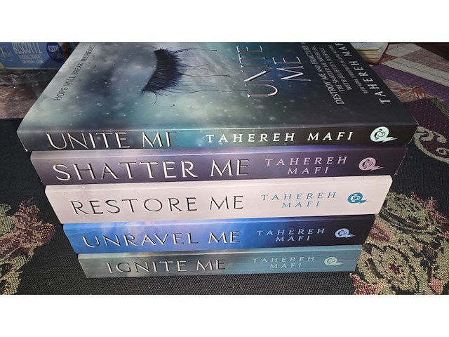 Tahereh Mafi, Shatter me serijal , 5 knjiga