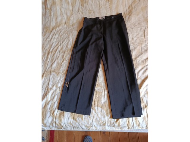 Crne pantalone7/8