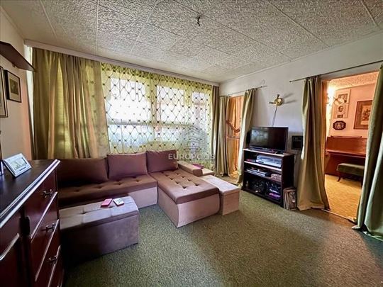 Trosoban stan sa dve terase u Bloku 21 – 77 m², od