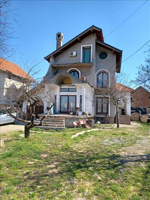 Altina, Komforna kuća 320m² sa velikim dvorištem