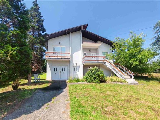Kvalitetna, uknjižena, nameštena, odmah useljiva