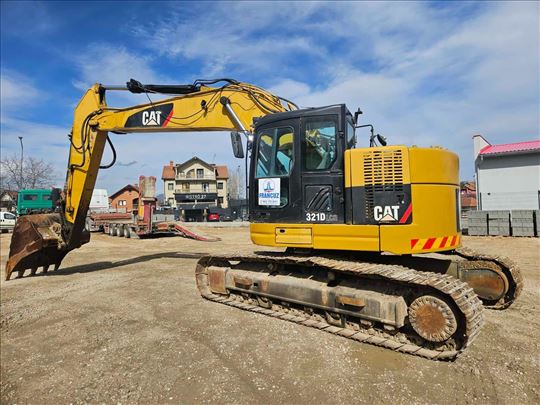 CAT 321D – 2011 | 27T | 7.400 Radnih sati