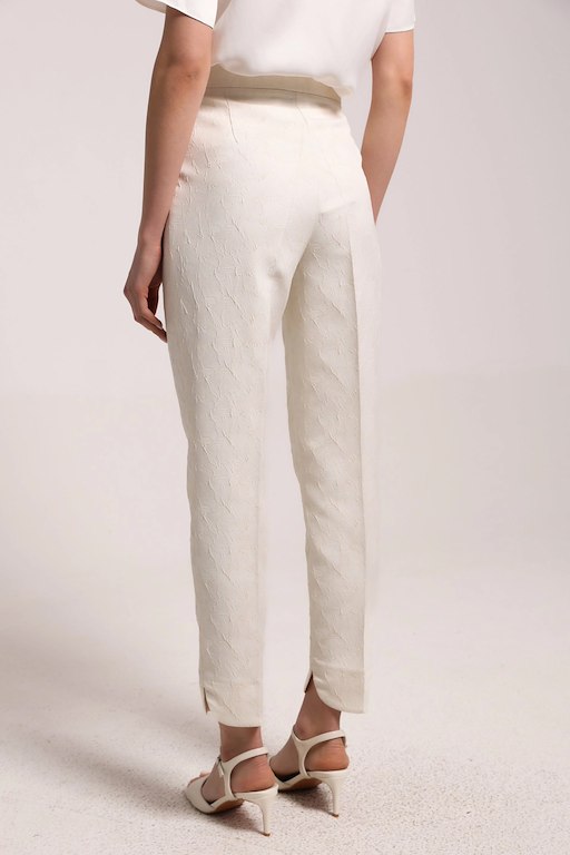ELEGANTNE BEŽ PANTALONE VISOKOG STRUKA