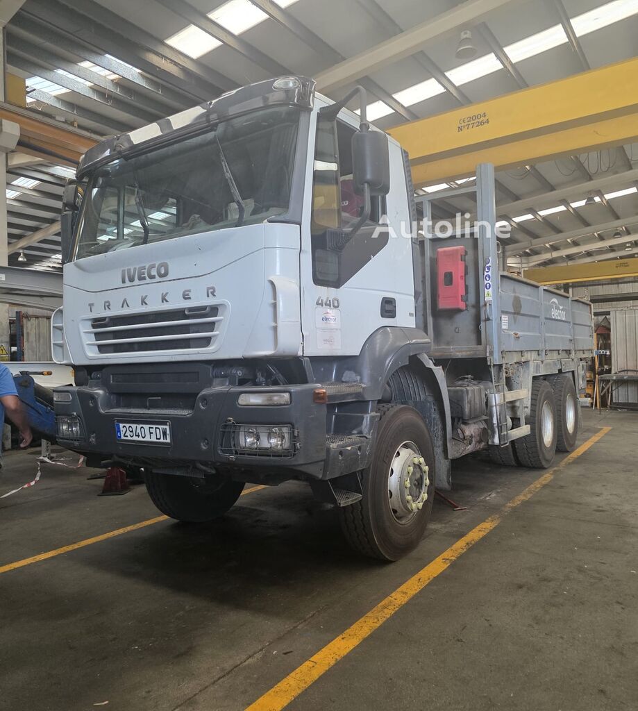 IVECO Trakker 440 kiper