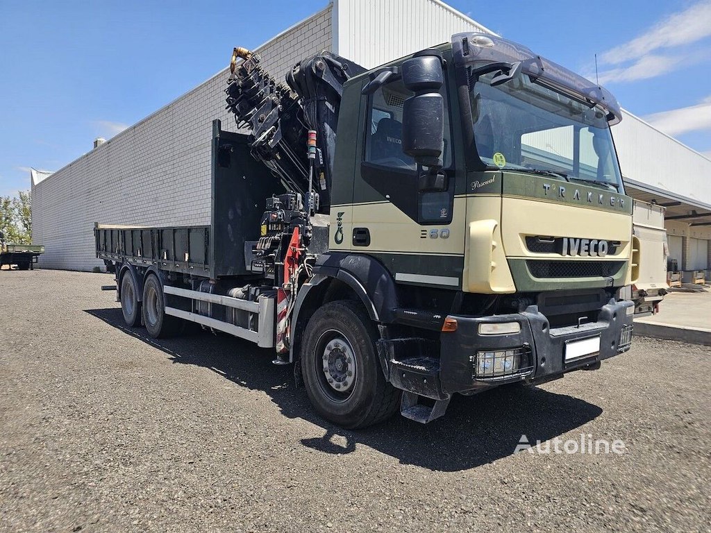 IVECO 360 HIAB 400 E7 6×4 kamion s ravnom platformom