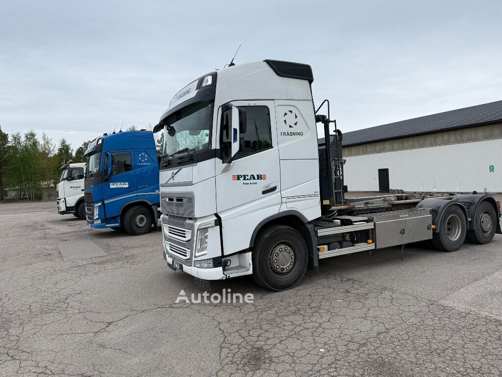 Prodaje se Volvo FH 6X2 rol kiper sa kukom na aukciji