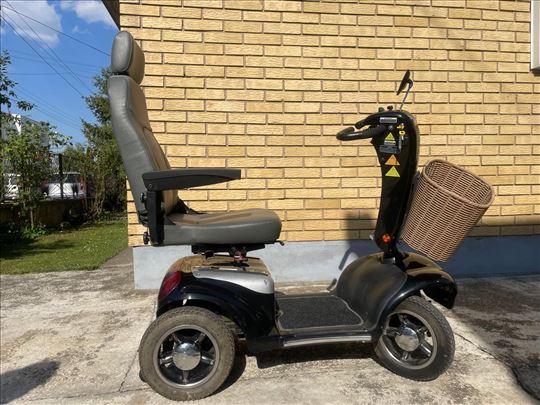 Električni skuter za invalide/ Novi akumulator i g