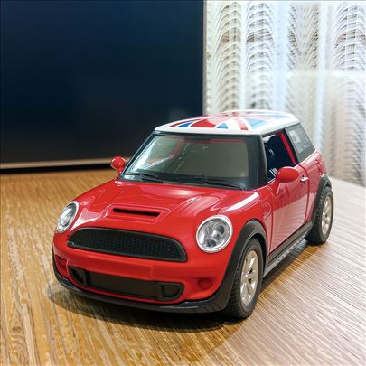Metalni model Mini Moris (Mini Cooper)