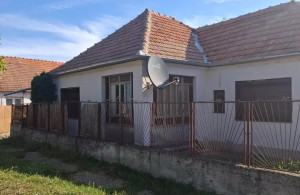Kuća na prodaju u Farkaždinu-Zrenjanin