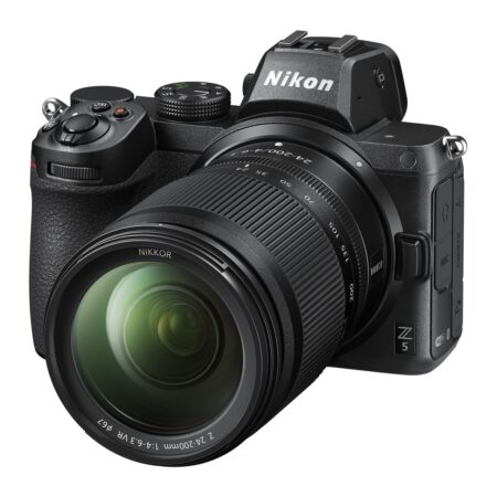 NIKON Z5+ 24-200mm f/4-6,3