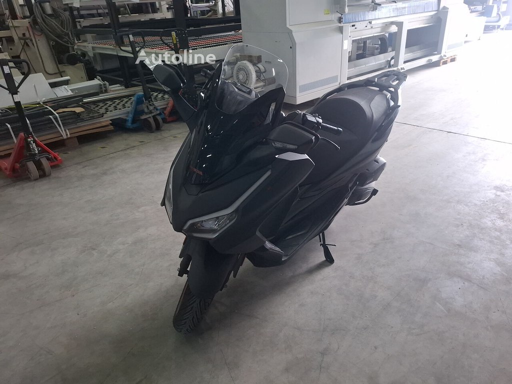 Honda Forza 125 SE skuter
