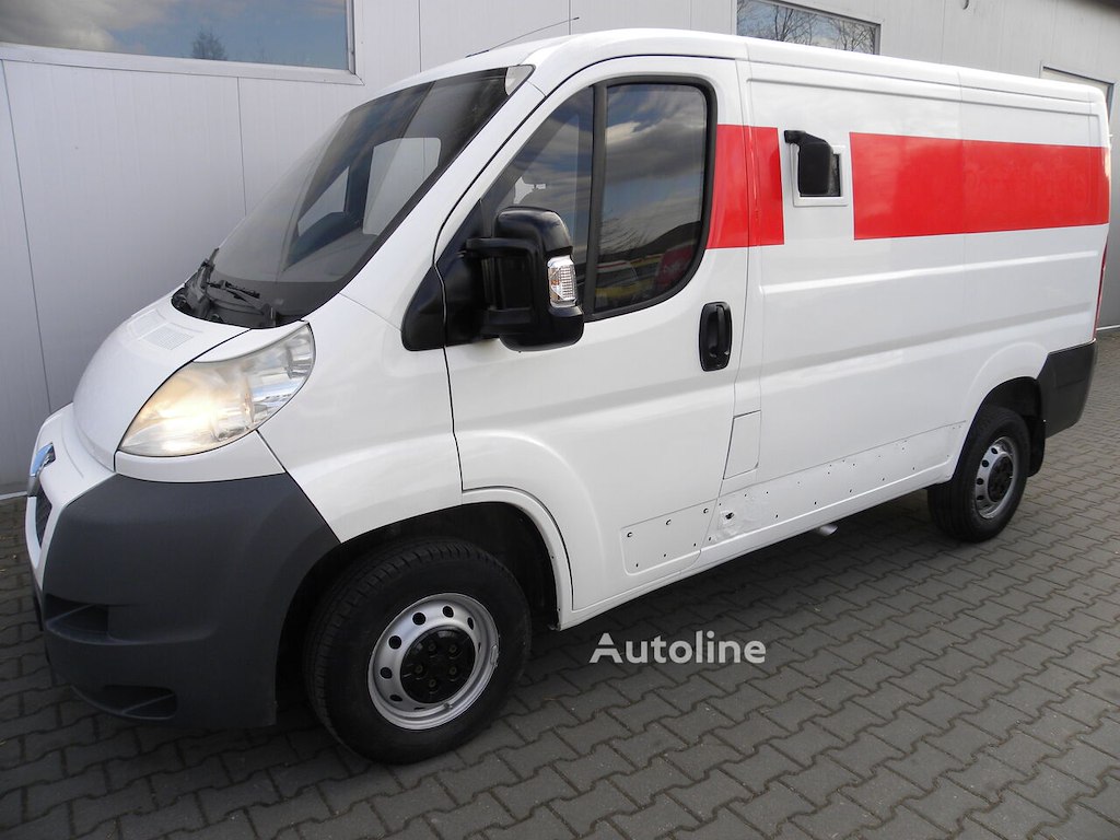 Peugeot Boxer minibus za prevoz novca