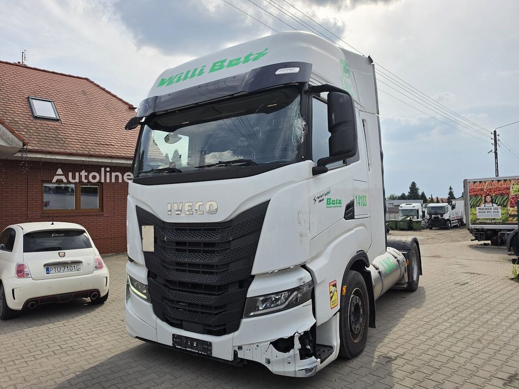 IVECO Magirus 460 tegljač