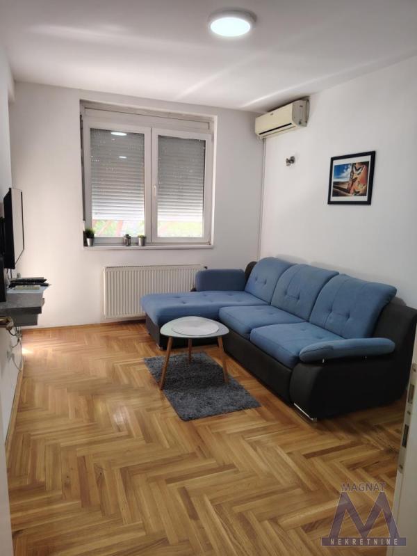 Jednoiposoban stan za izdavanje, 400€