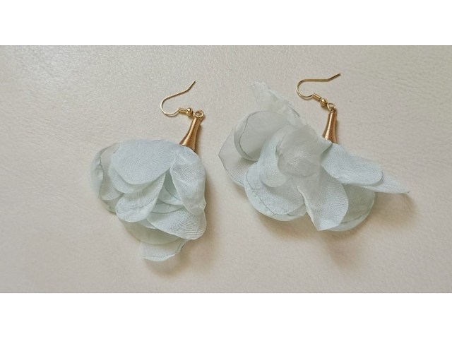 Mint green chiffon flower drop dangle minđuse, novo