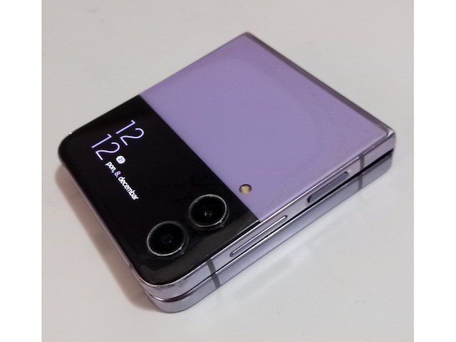 Samsung Galaxy Z Flip 4