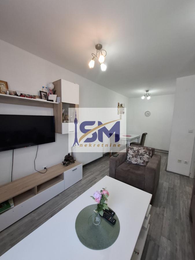 Borča, odličan porodičan stan 64m2