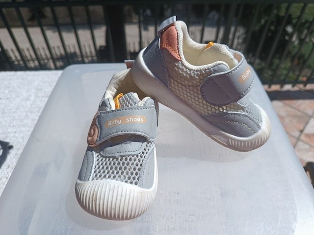 Baby shoes lagane patike-sandale br. 19