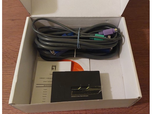 Level One KVM Switch PS2 VGA NOVO