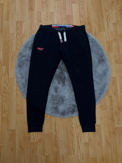 Superdry trenerka L