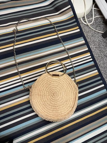 H&M pletena letnja torba