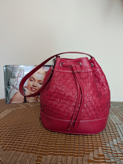 Retro Tommy bucket bag