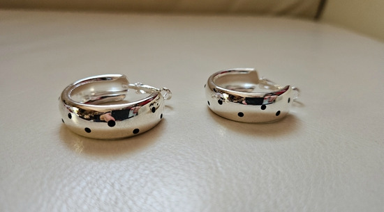Glossy polka dot hoop minđuše, novo