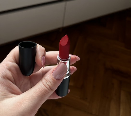 *SNIŽENO* MAC Maximal ruž - “Ruby Woo”