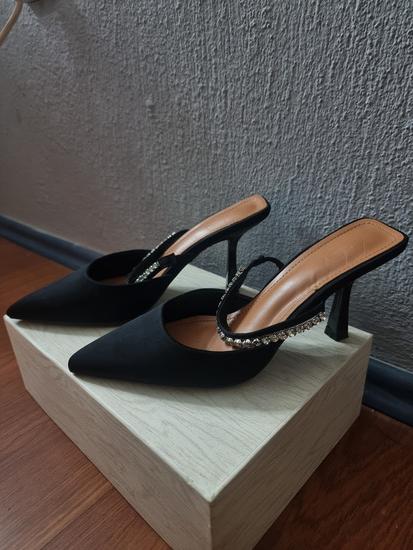 Elegantne stikle salonke