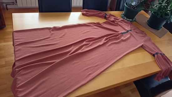 duga predivna haljina