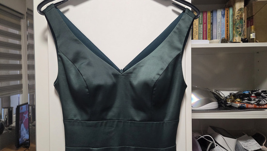 Butik 13 prelepa svecana haljina 38