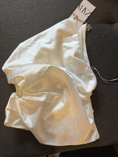 ZARA TOP -sa etiketom-