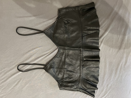 zara crni kozni top