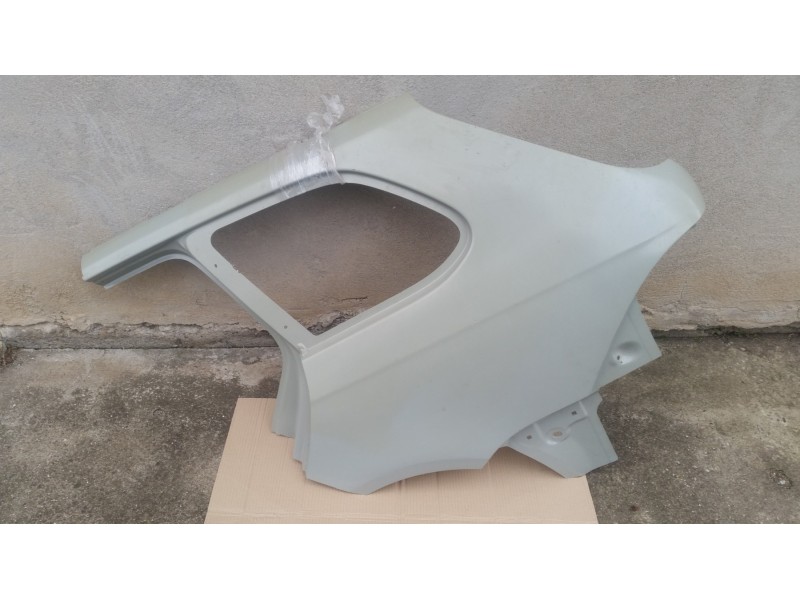Zadnje krilo za Volkswagen 1KM Golf original novo sli