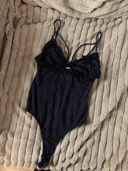 zara crni body nov