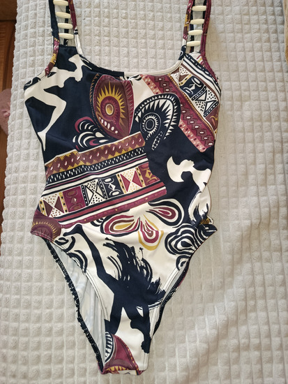 Desigual kupaci-body