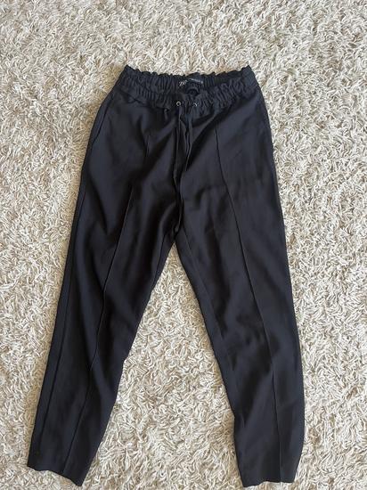 Zara crne pantalone