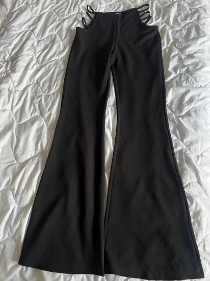 Pantalone Bershka S 1500rsd