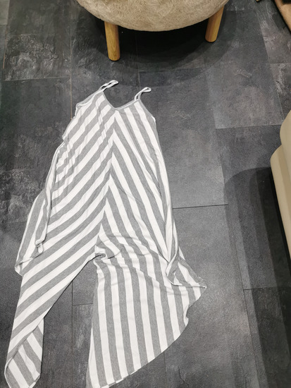 Sivo beli kombinezon