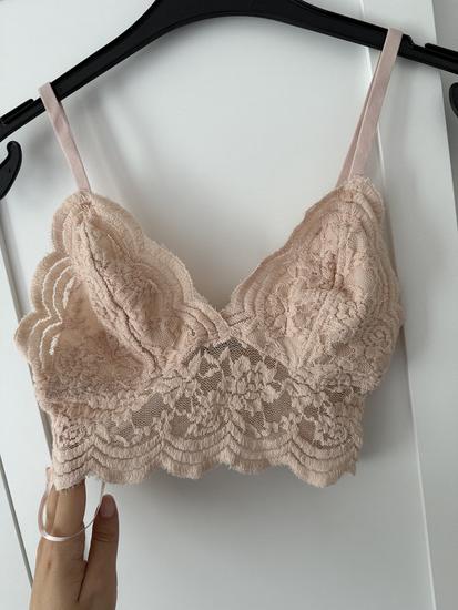 Stradivarius cipkani top