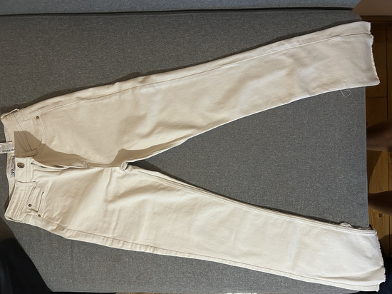 NOVE Zara bele pantalone