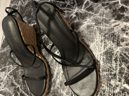 Reserved nove sandale 41