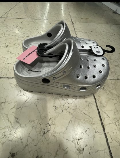 NOVO Crocs gumene srebrne papuce 36-40