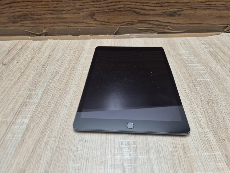 Apple iPad A2602 Br 9