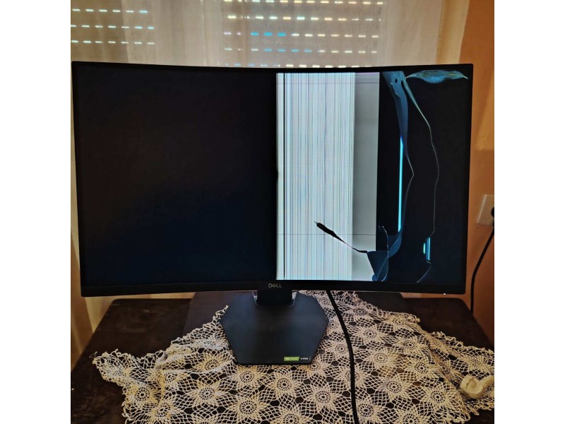 DELL monitor zakrivljen 27"