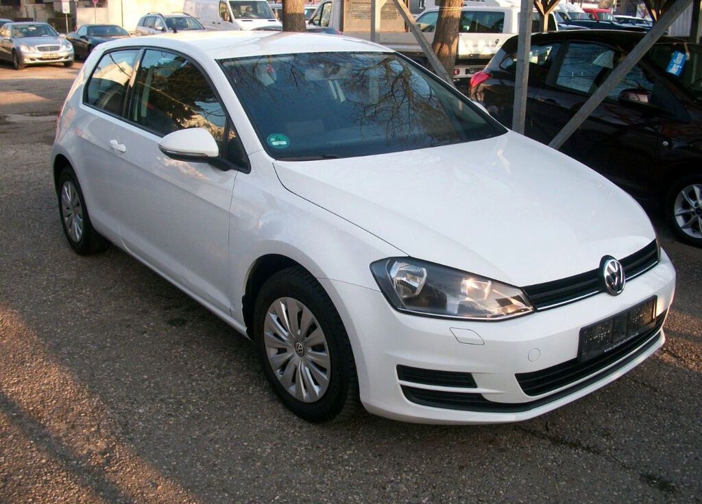 Na Prodaju Golf - 7 - TDI - 1.6 - godiste 500 km Orginal.Uvezen 2024 -